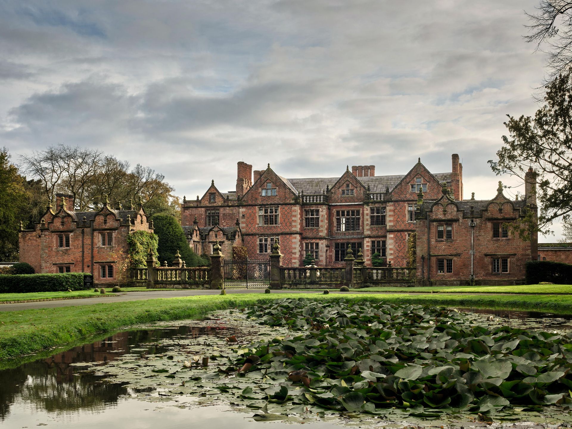 War, ruin and renaissance: Dorfold Hall's 400-year journey through the ...