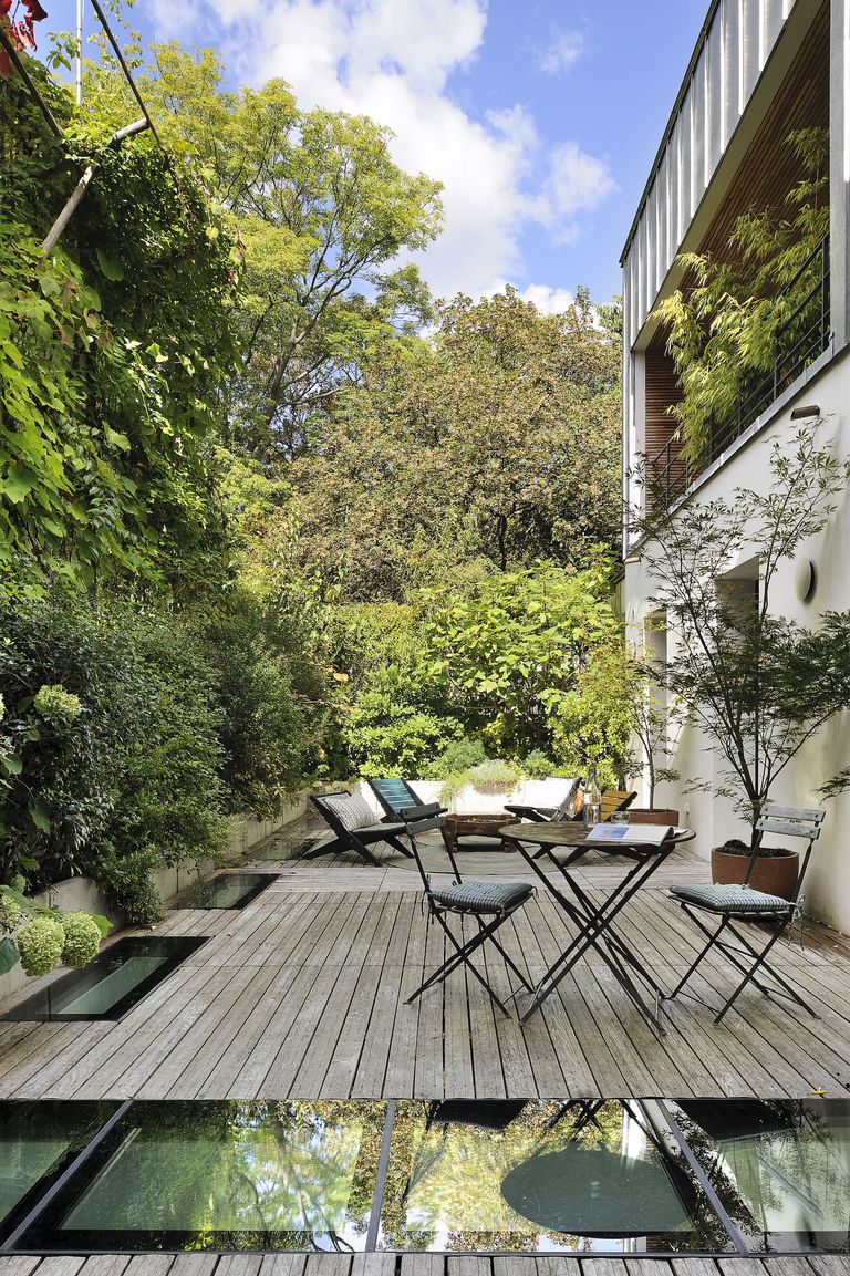 Deck planting ideas – using beds, planters and living walls | Homes and ...
