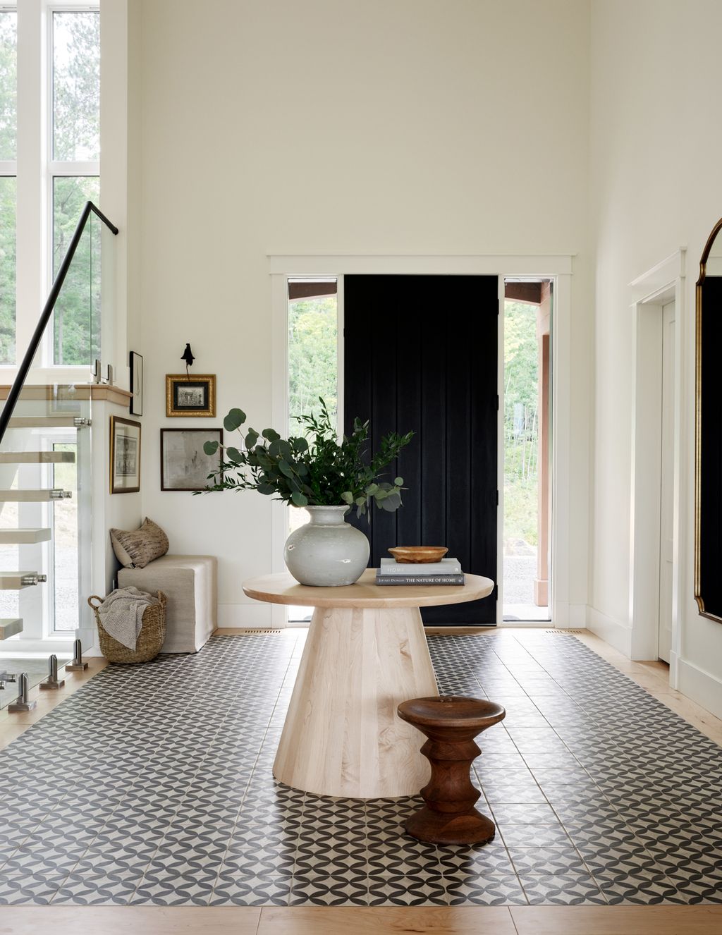 Entryway Ideas — 16 of the Very Best Entrances | Livingetc