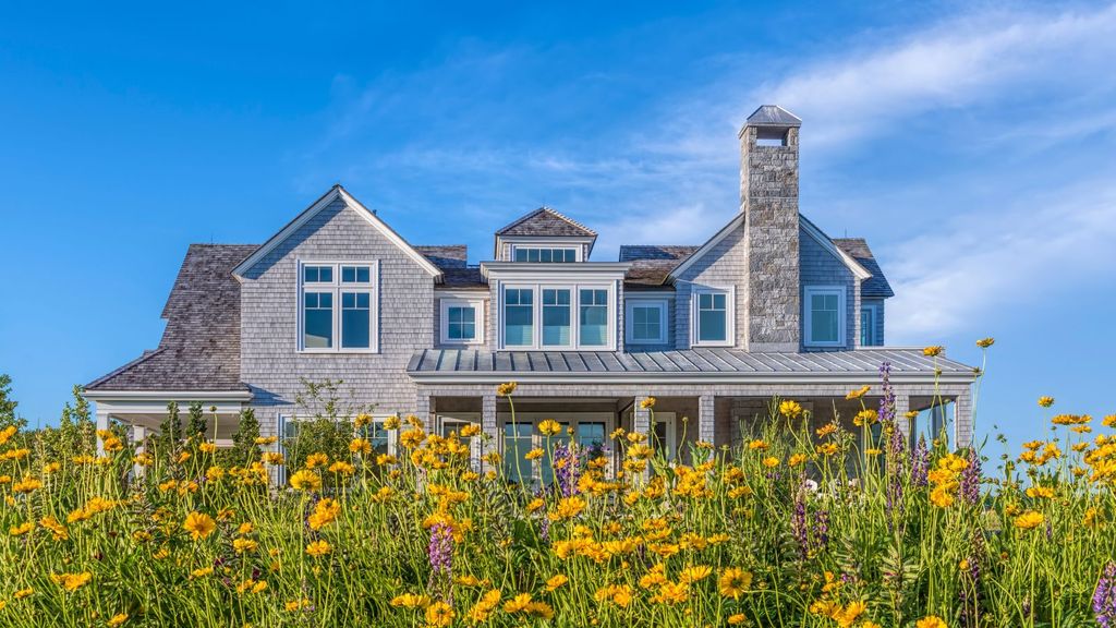 Why does my house feel damp? 7 reasons and fixes | Homes and Gardens