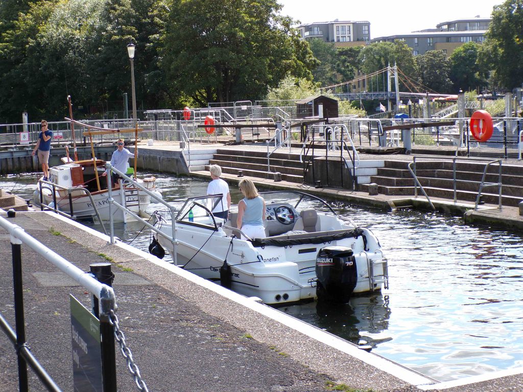 Kodak Pixpro AZ425 review | Digital Camera World