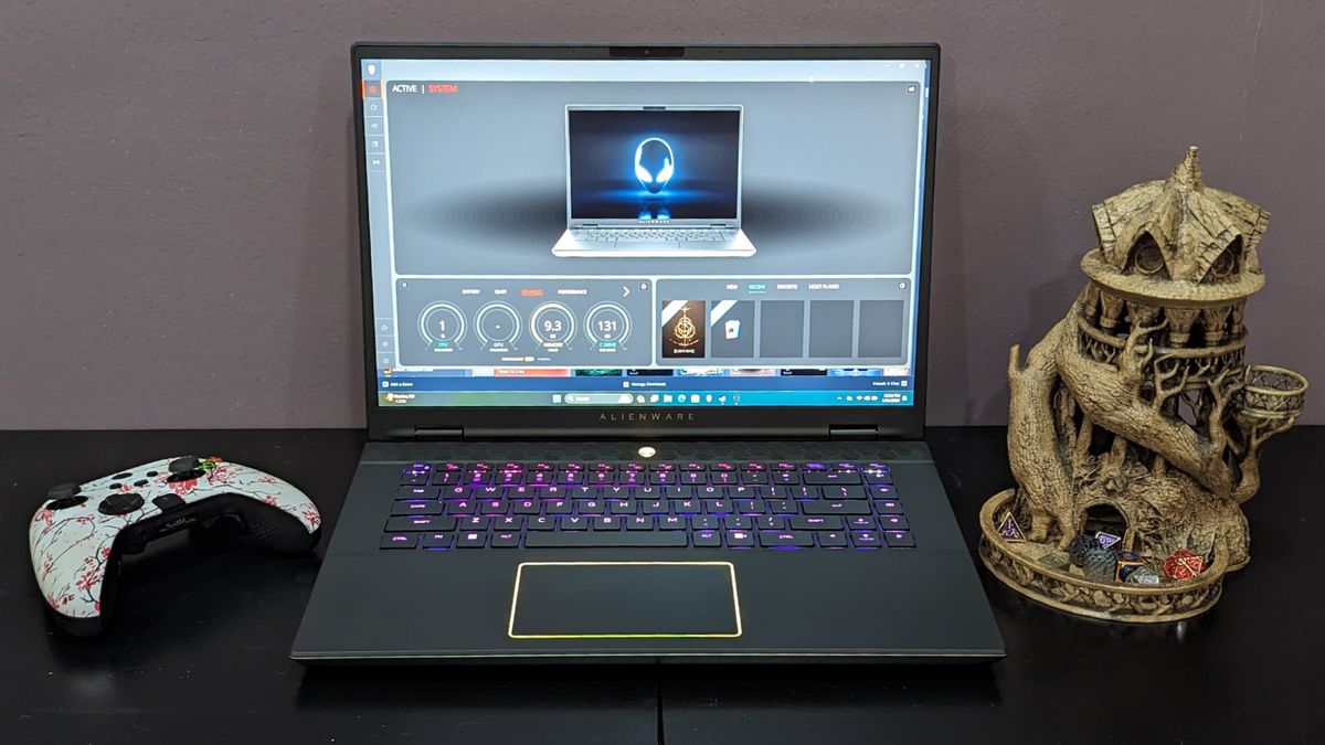 Razer Blade 16 (Early 2024) vs Alienware m16 R2 - Which premium gaming ...