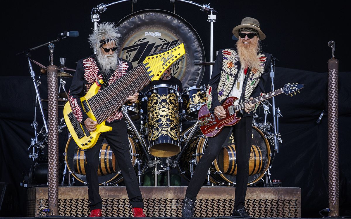 “Billy Gibbons pulls out this big-ass yellow 17-string bass and he’s ...
