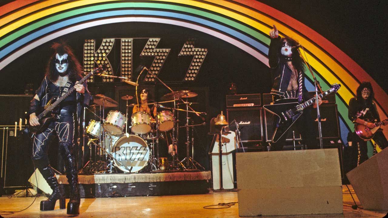 Hey World! We're Kiss! Watch the moment Kiss launched themselves into ...
