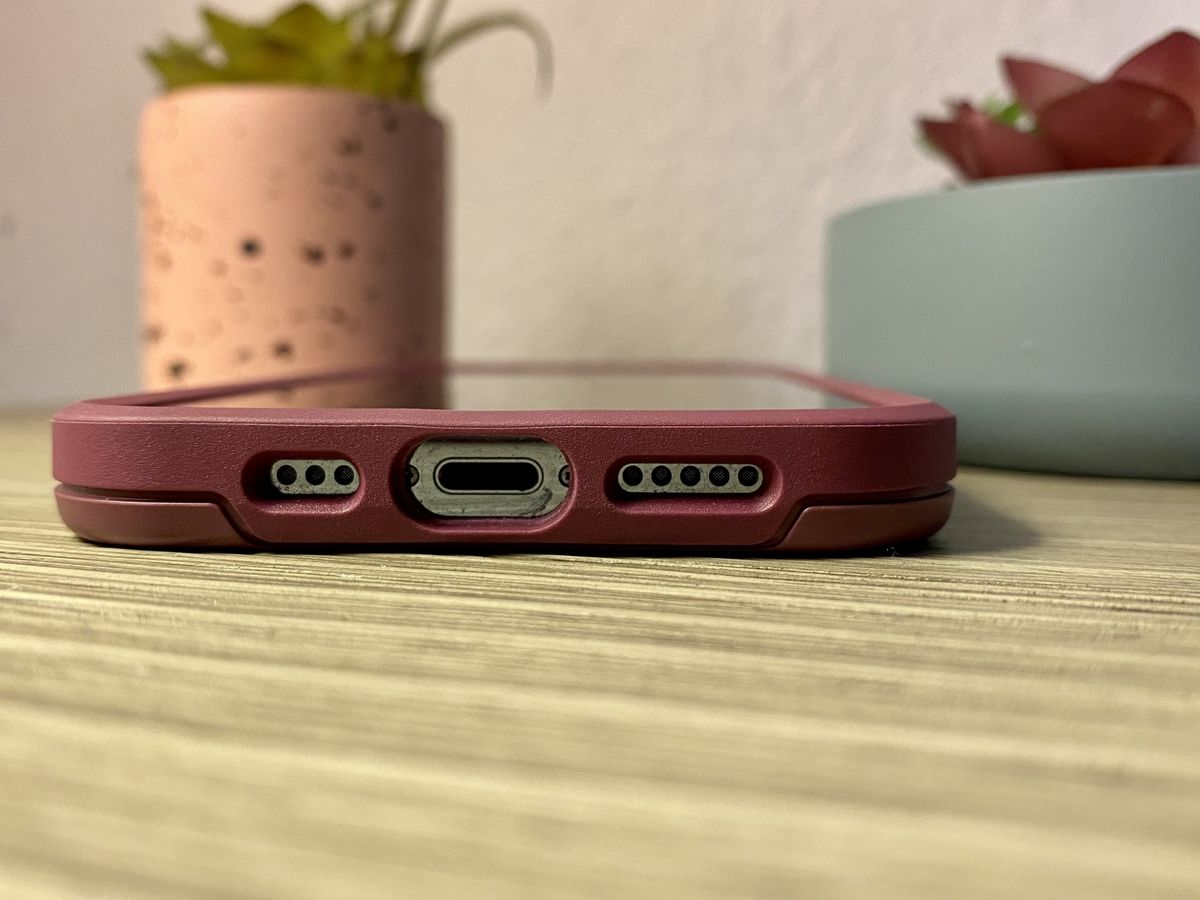 LifeProof SEE Case with MagSafe review: Tough protection in a slim ...