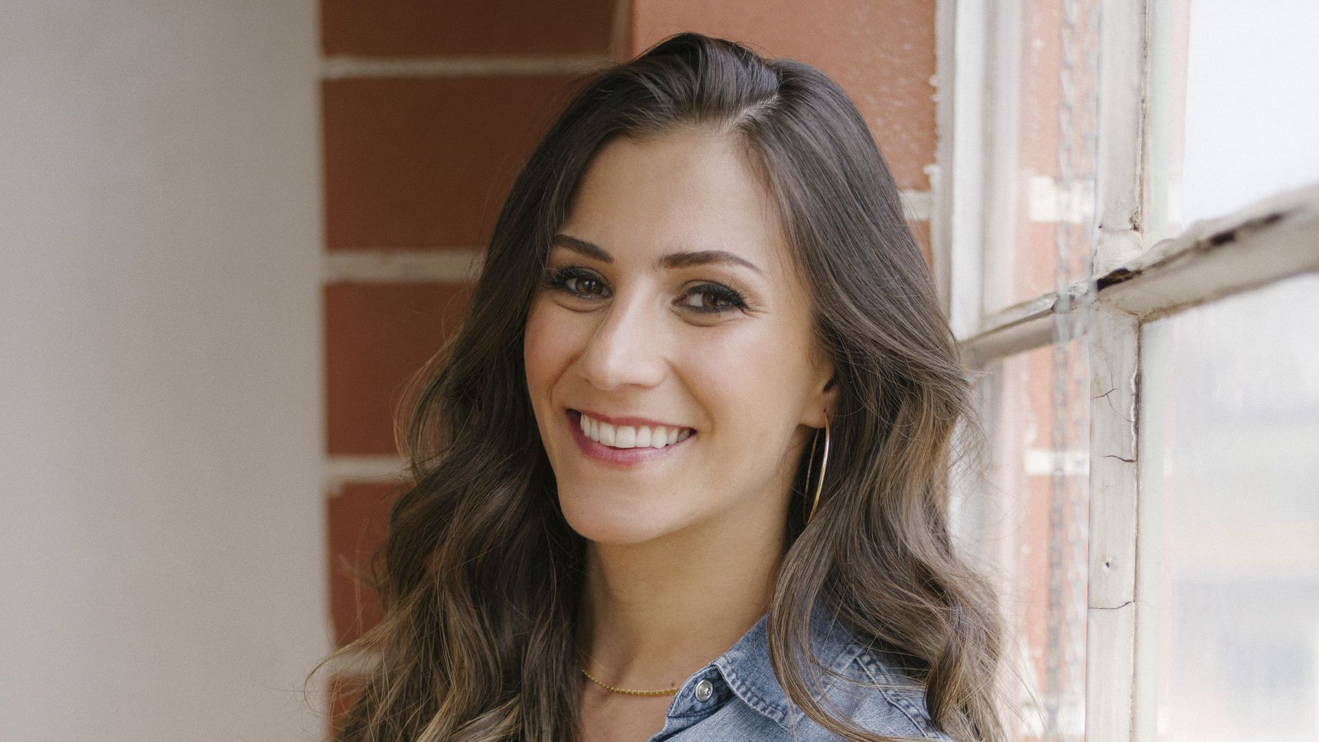 Noura Sakkijha, Mejuri's Cofounder and CEO, on Her Work Style | Marie ...