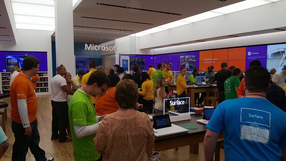 Pics of Microsoft's St. Louis Store grand opening; company gives away ...
