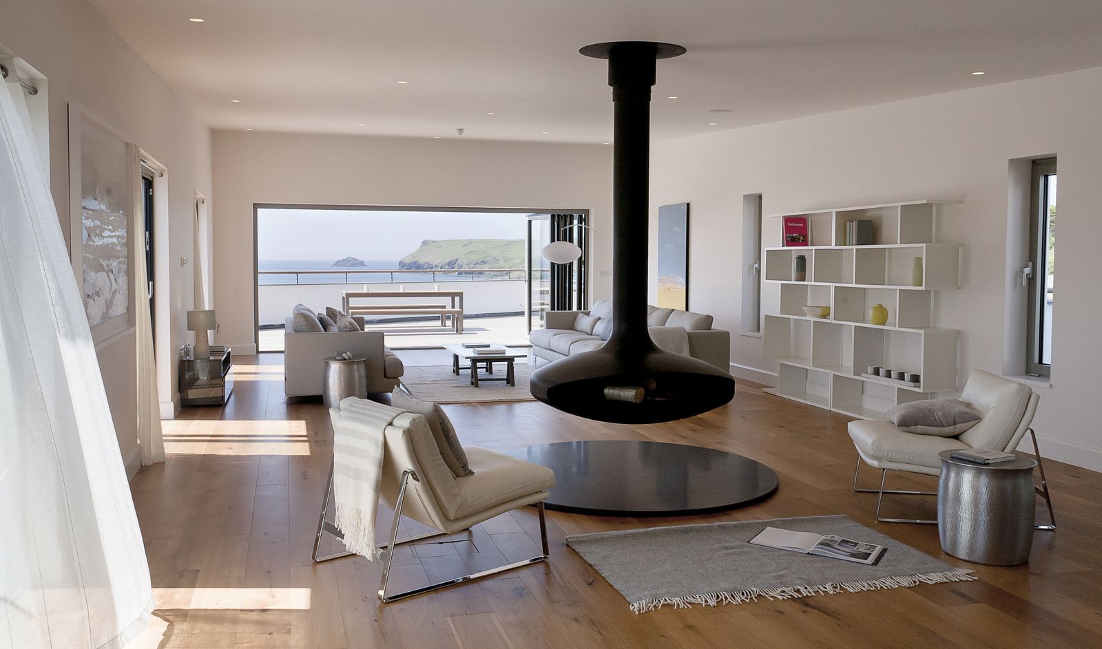 The best minimalist living rooms will relax you no end | Livingetc