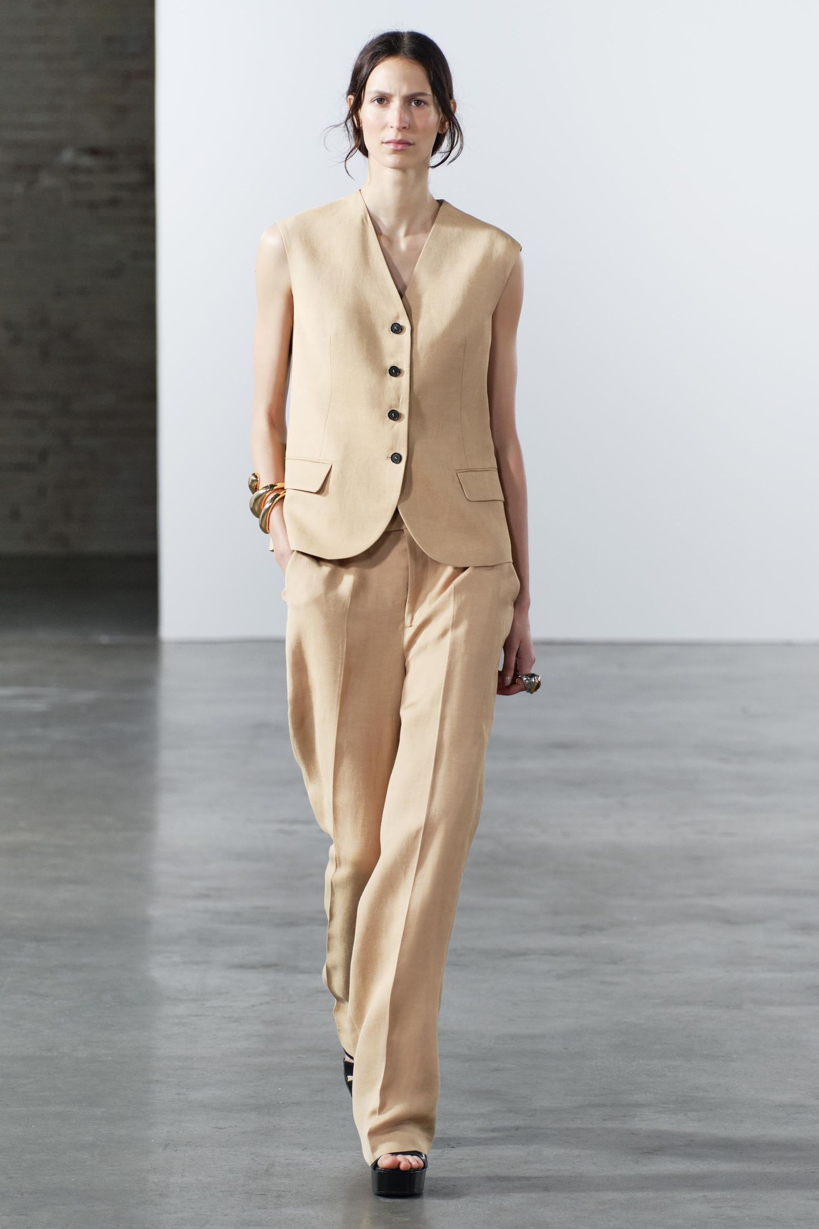 Zara Best Sellers: The 9 Pieces Everyone Wants Right Now | Who What Wear UK