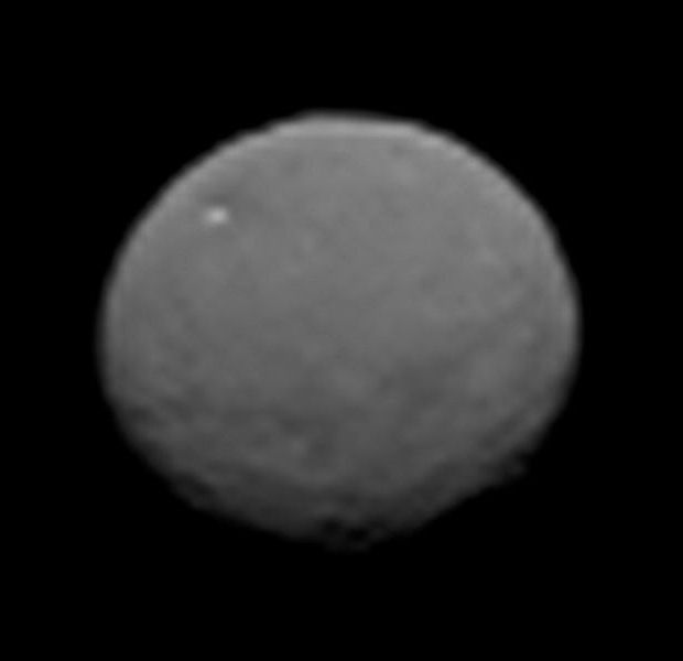Dwarf Planet Ceres Reveals Tantalizing Details in Best Photos Yet | Space