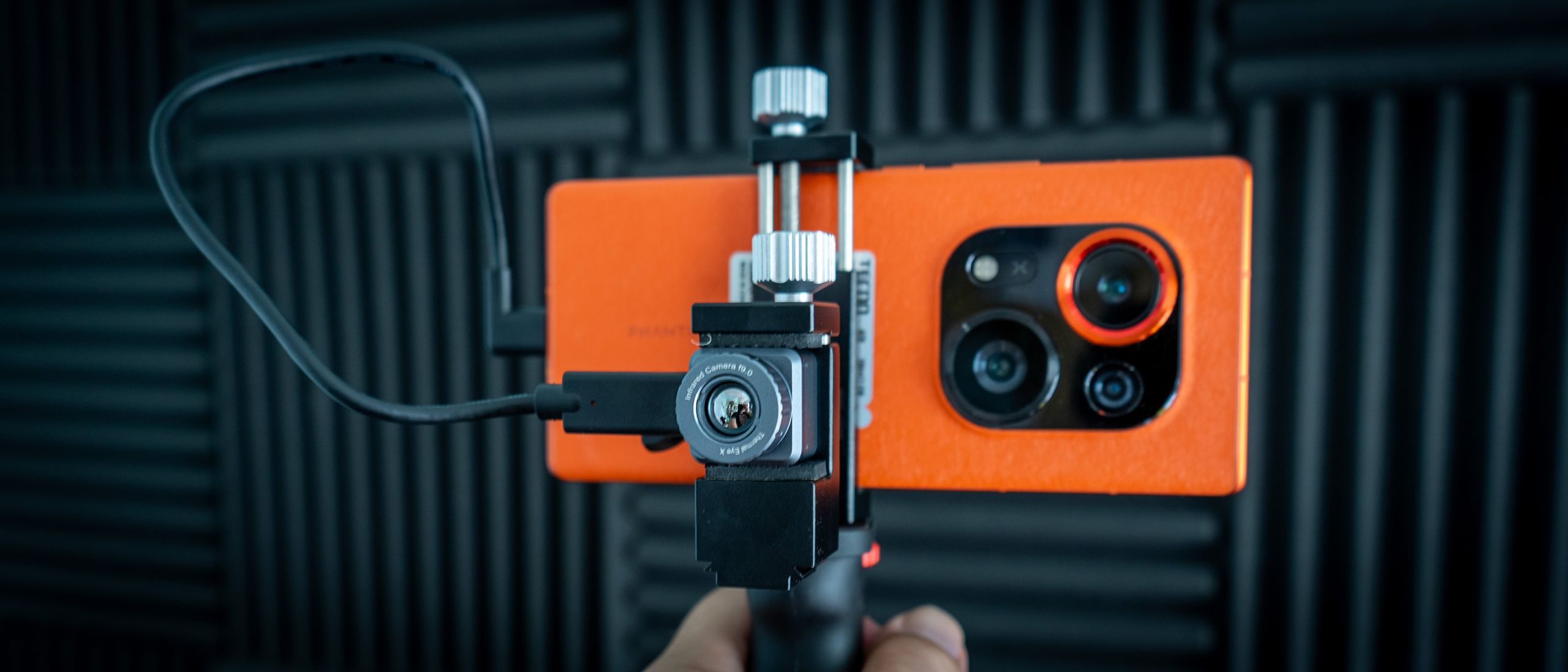 Xinfrared X2 Thermal Monocular Review: World's smallest night vision ...