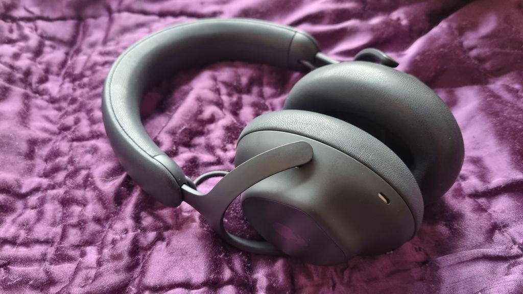 Alienware Pro Wireless gaming headset review | PC Gamer