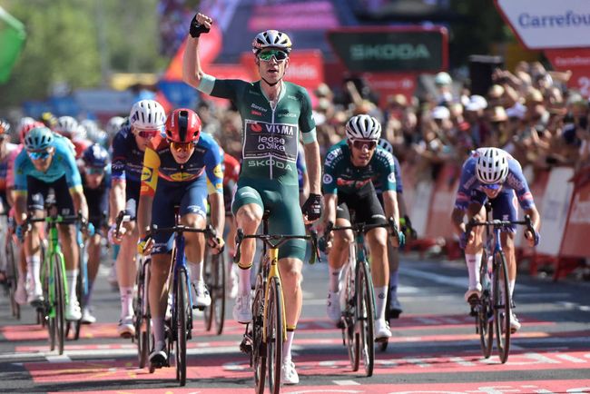 Vuelta a España: Wout van Aert claims second win on stage 7 | Cyclingnews