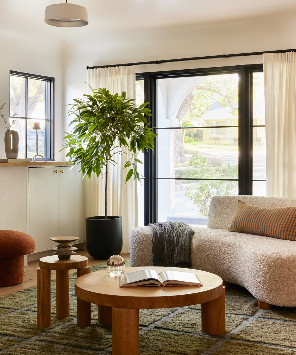 5 Golden Rules for 'Good' Living Rooms Interior Designers Swear by ...
