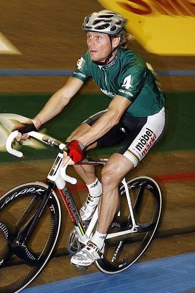 Risi and Stam come to blows | Cyclingnews