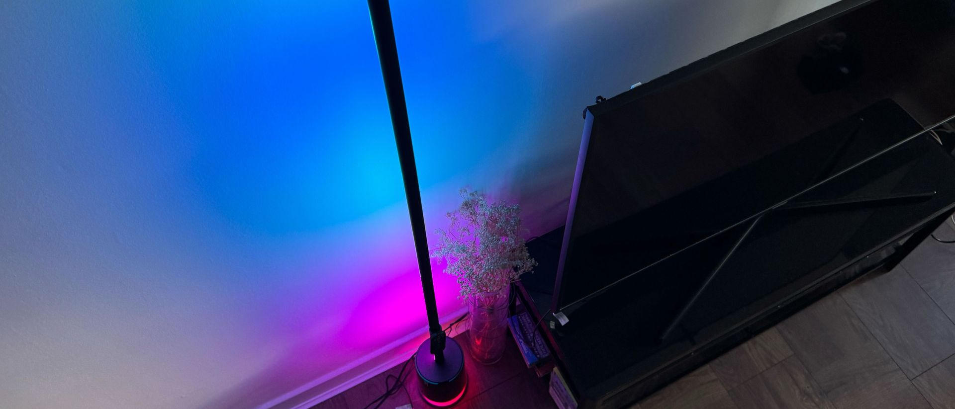 Govee Floor Lamp 2 review: a fantastic lighting package for your Matter ...