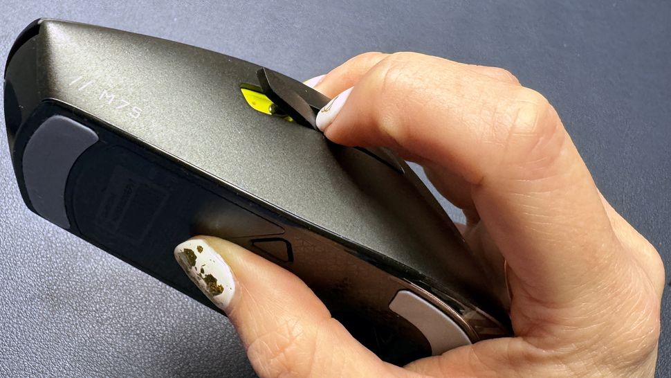 Corsair M75 Wireless Review: Buttons on both sides | Tom's Hardware