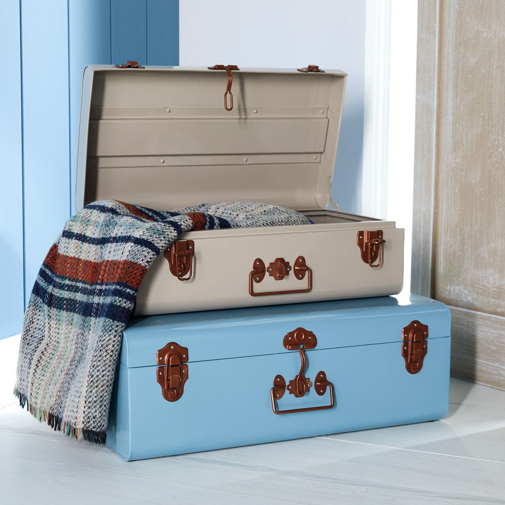 Don't miss new Nordic Aldi home accessories – including Pom-Pom throws ...