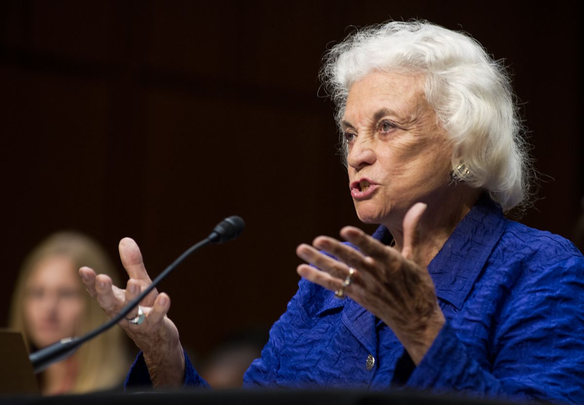 Sandra Day O'Connor reveals dementia diagnosis, says she's leaving ...