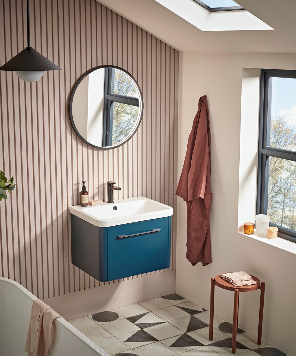 23 small ensuite ideas that transform tiny into tremendous | Homebuilding
