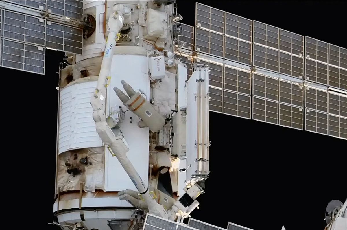Russian cosmonauts relocate radiator on station spacewalk | Space