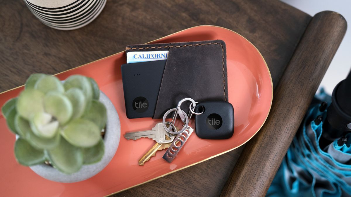 Apple AirTag vs Tile vs Samsung Galaxy SmartTag: which tracker is best ...