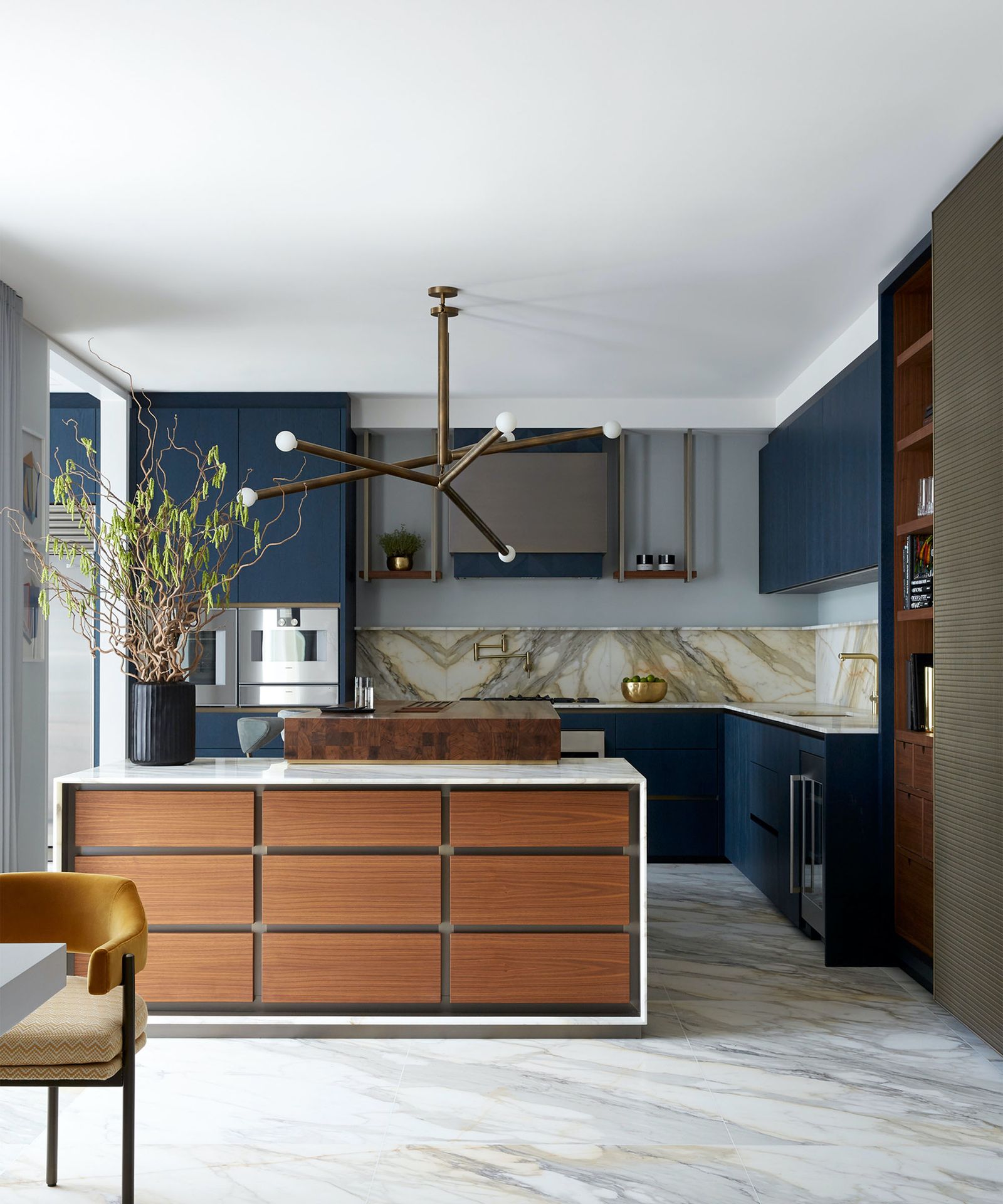 10 kitchen lighting trends that will shine bright in 2024 | Homes & Gardens