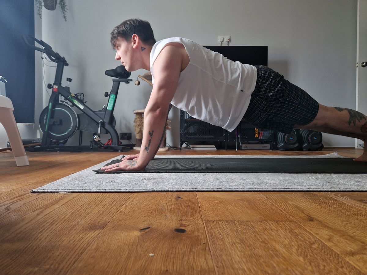 Four surprising benefits of the plank push-up, according to a personal ...