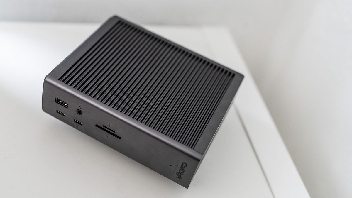 Caldigit TS5 Plus Thunderbolt 5 dock review: speeding by the dock, oh ...