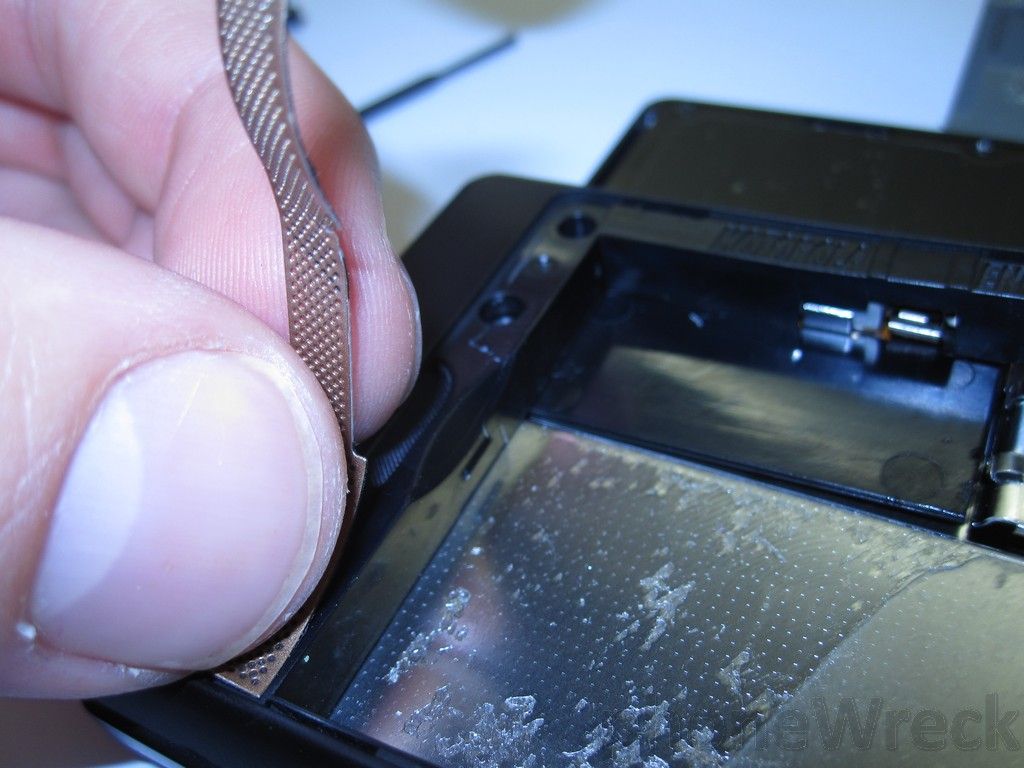 DISASSEMBLED: Motorola's DROID Smartphone | Tom's Hardware