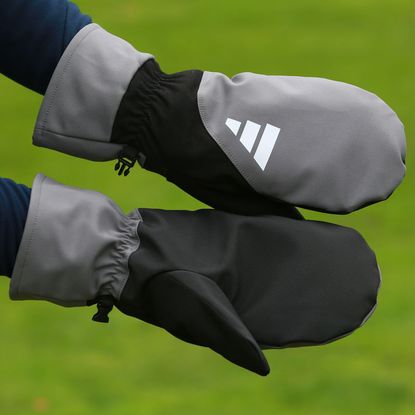 9 of the best golf mitts to keep your hands warm | Golf Monthly