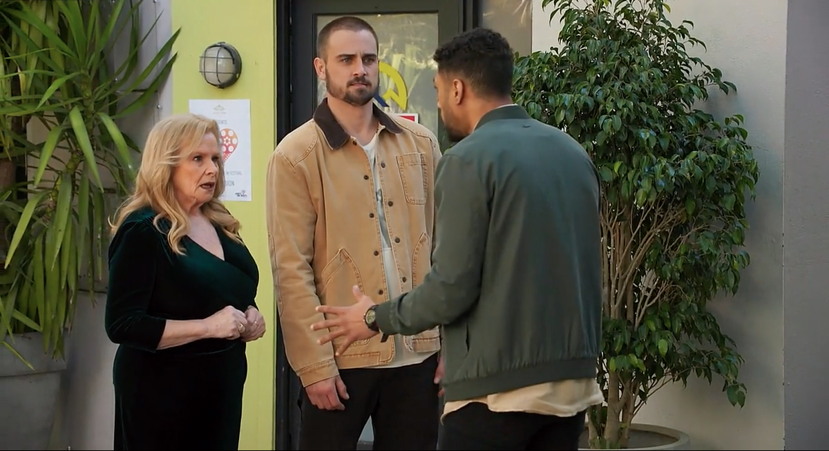 Neighbours spoilers: Melanie Pearson meets a MYSTERY man! | What to Watch