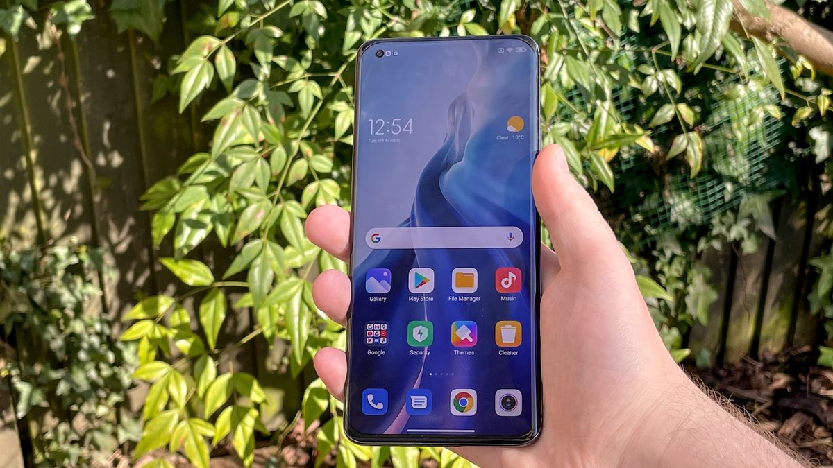 Xiaomi Mi 11 review: A worthy alternative to Android flagships | Tom's ...