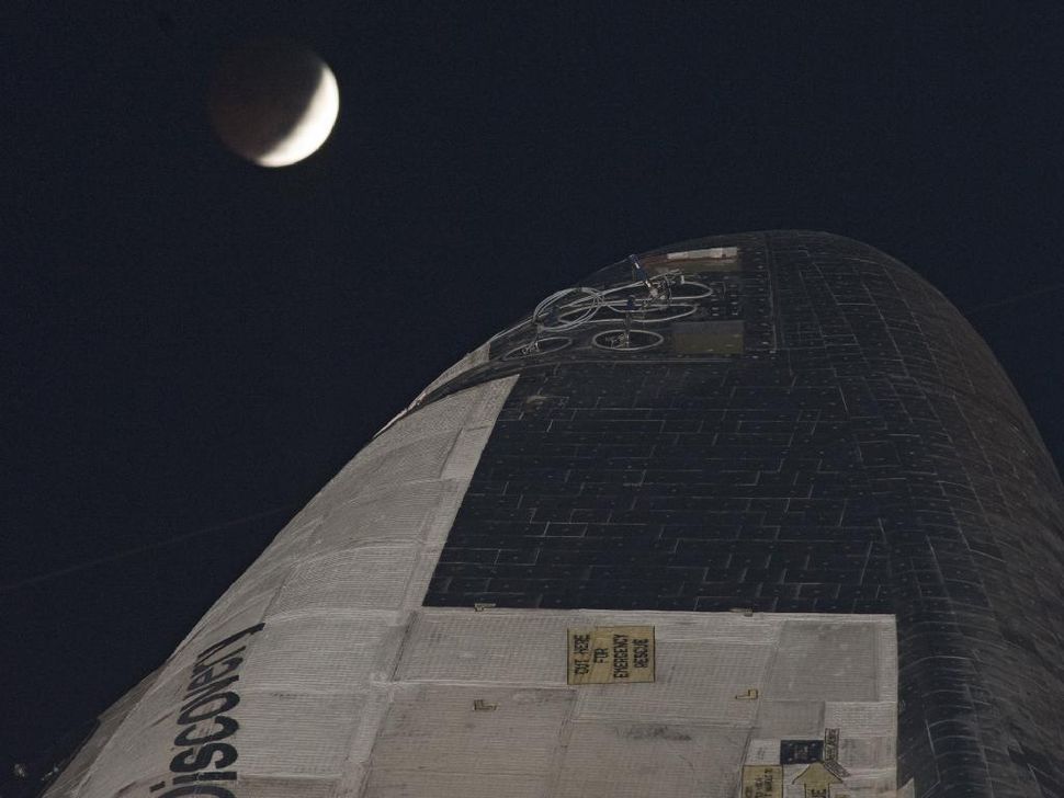 Blood Red Moon: Photos of 2010's Total Lunar Eclipse | Space
