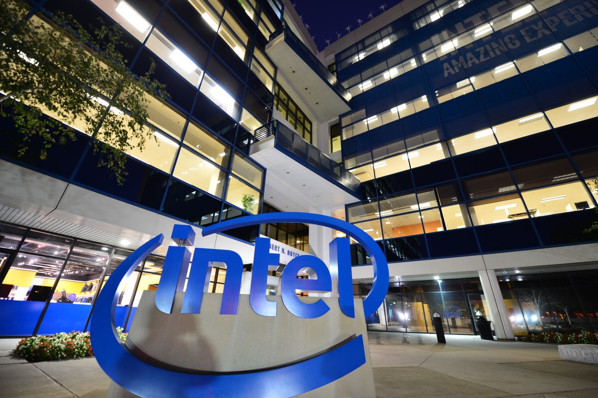 Intel Xeon Refresh: New Cascade Lake Refresh CPUs up to 60 Percent ...