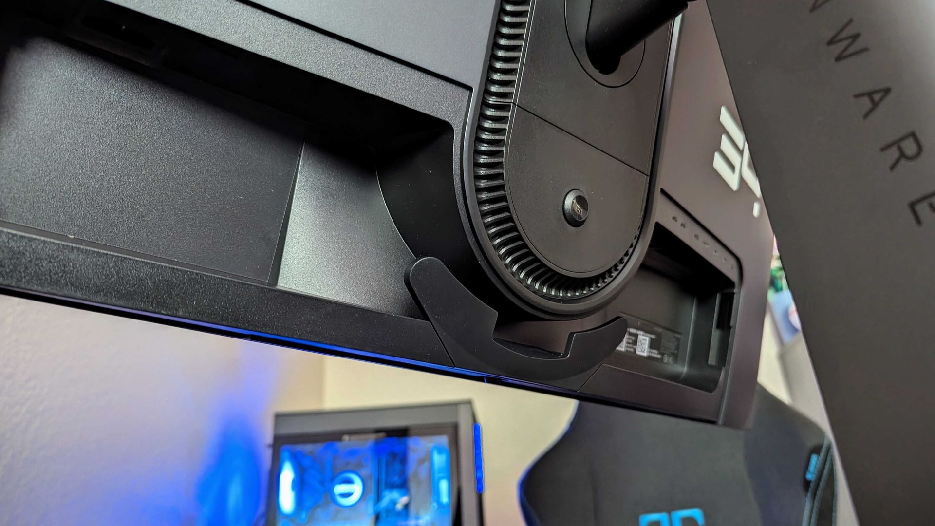 Windows 11 is about to get a lot better on multi-monitor setups ...