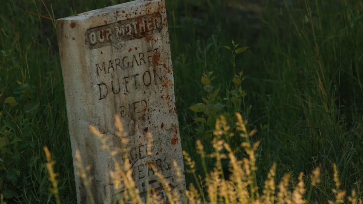Yellowstone's Graveyard Scene In Episode 506 Raised Some Major ...