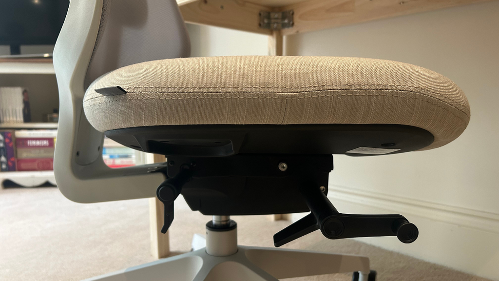 Slouch Task One review: an office chair that finally looks as good as ...