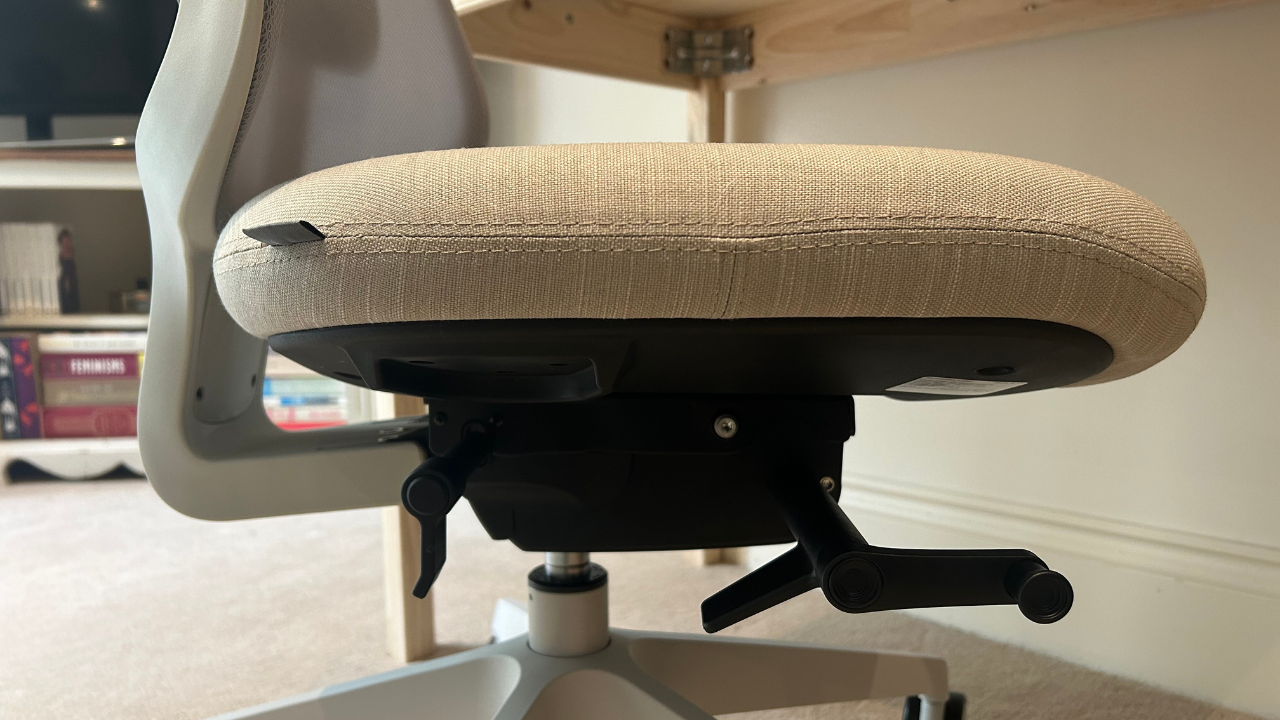 Slouch Task One review: an office chair that finally looks as good as ...