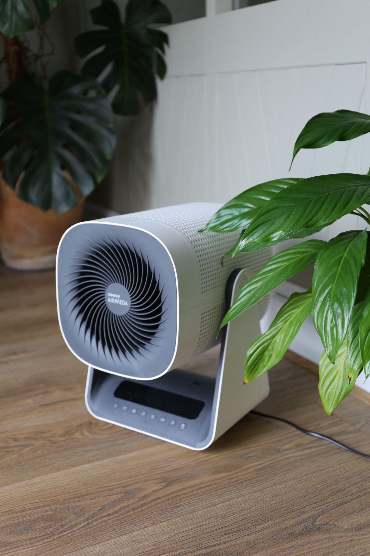 Can an air purifier cool down a room? Expert tips for summer | Homes ...
