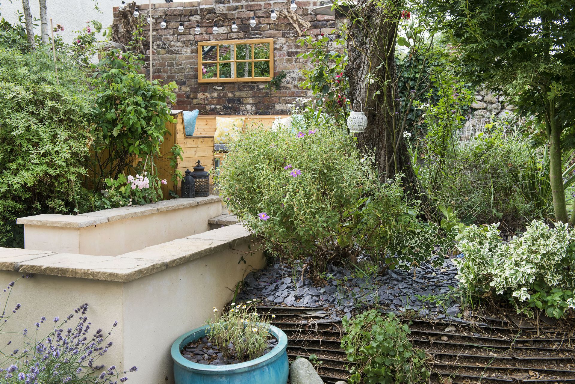 Garden makeover: an overgrown space transformed into a pretty cottage ...