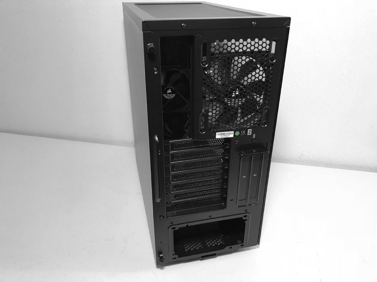 Corsair Carbide Series 275R Tempered Glass Case Review - Tom's Hardware ...