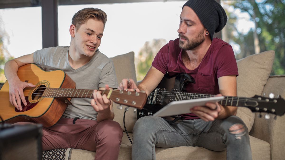 11 reasons every beginner guitar player should take lessons | Guitar World