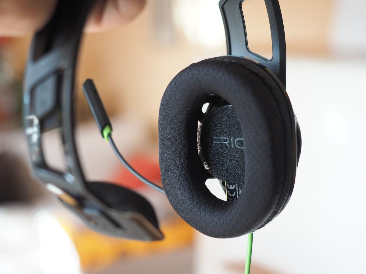 Plantronics $30 RIG 100HX is one of the best Xbox chat headsets money ...