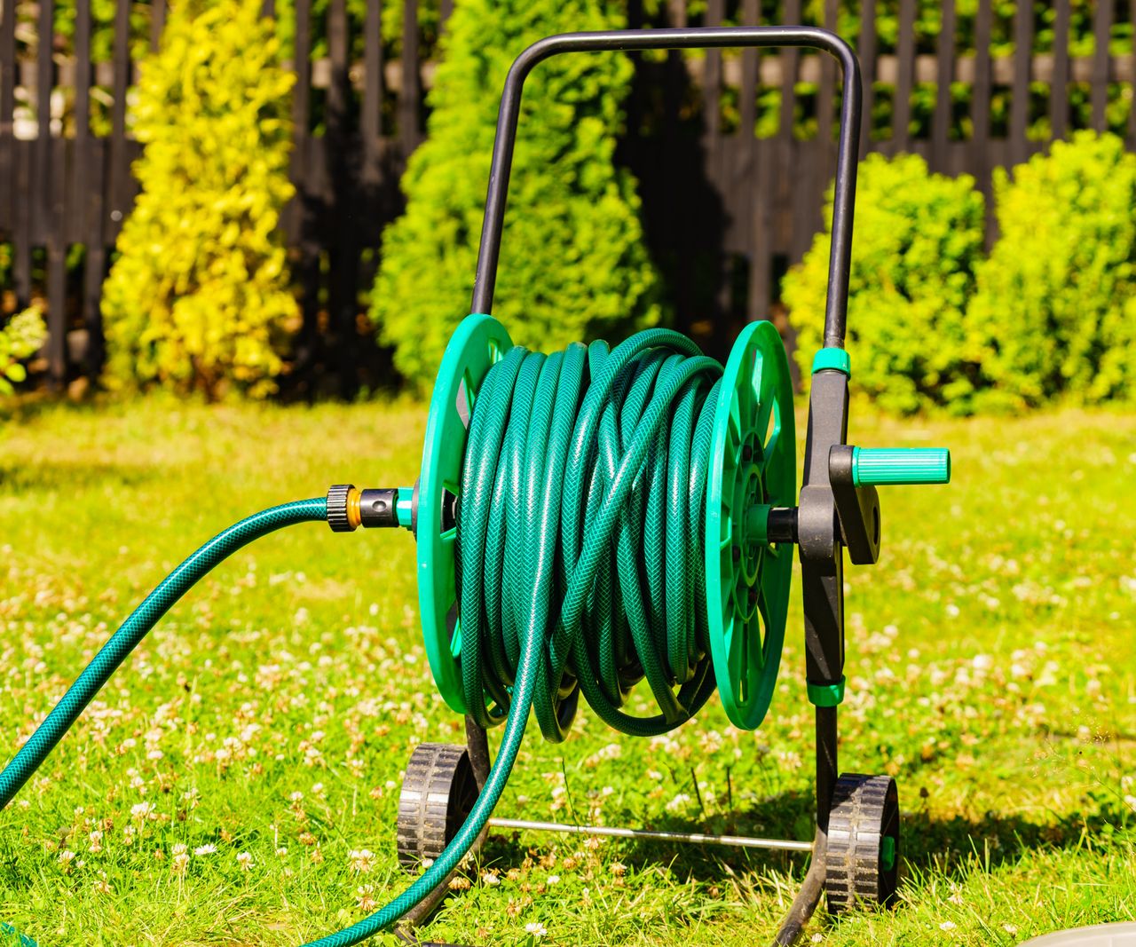 How to maintain a garden hose: 5 expert tips | Homes and Gardens