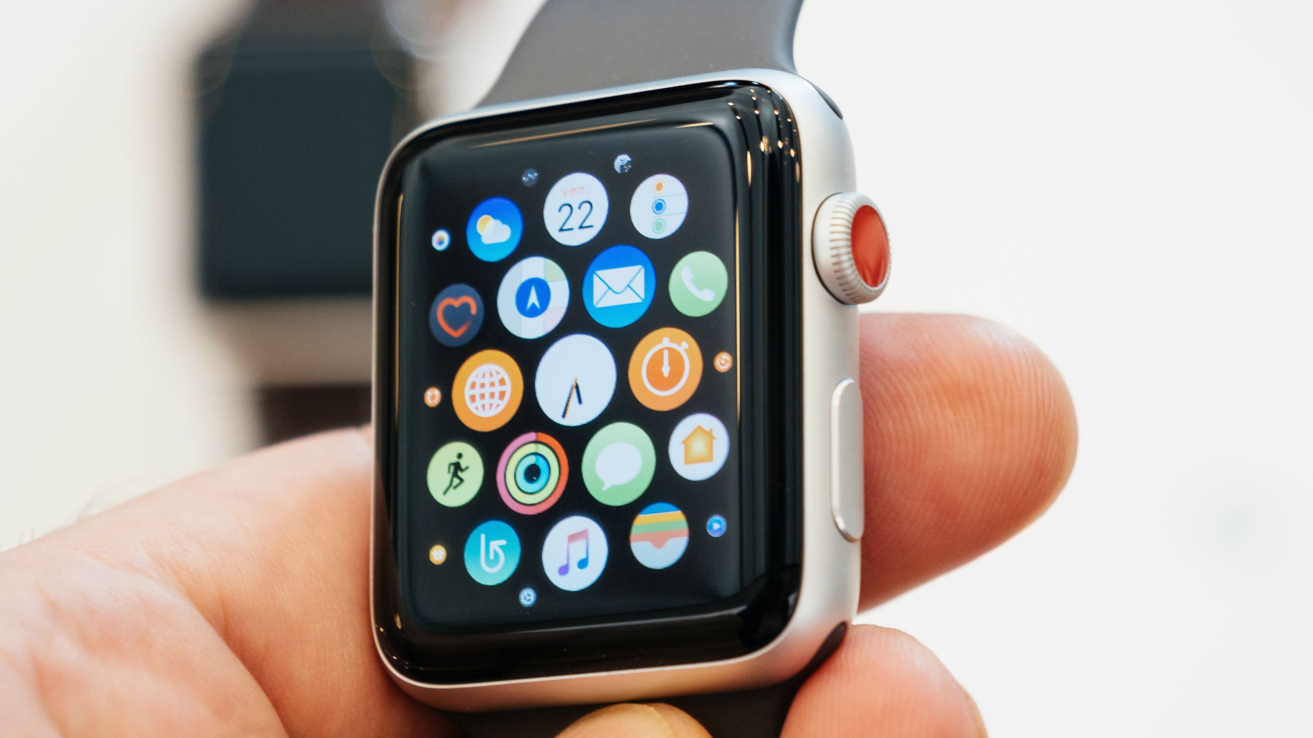 One of the Apple Watch’s slickest features isn’t working on the iPhone ...