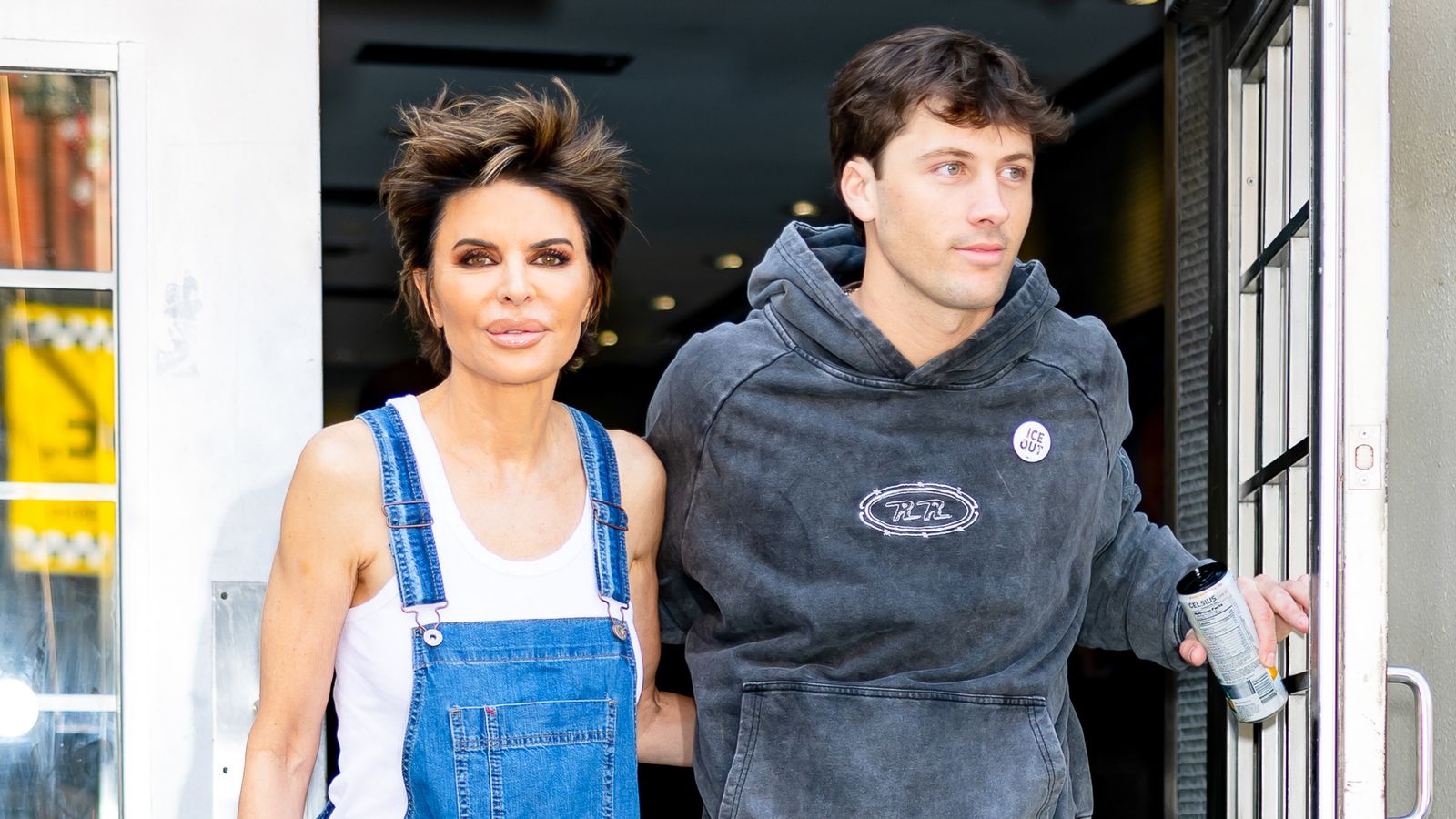 Lisa Rinna Copies Rob Rausch's Signature Overalls for 'Traitors' Meet ...