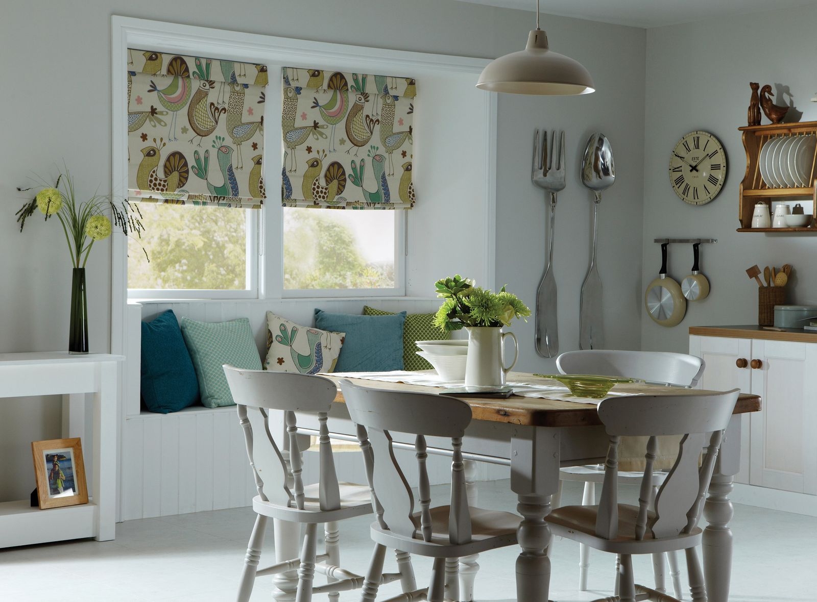 14 kitchen blind ideas – the best shades to style your kitchen windows ...