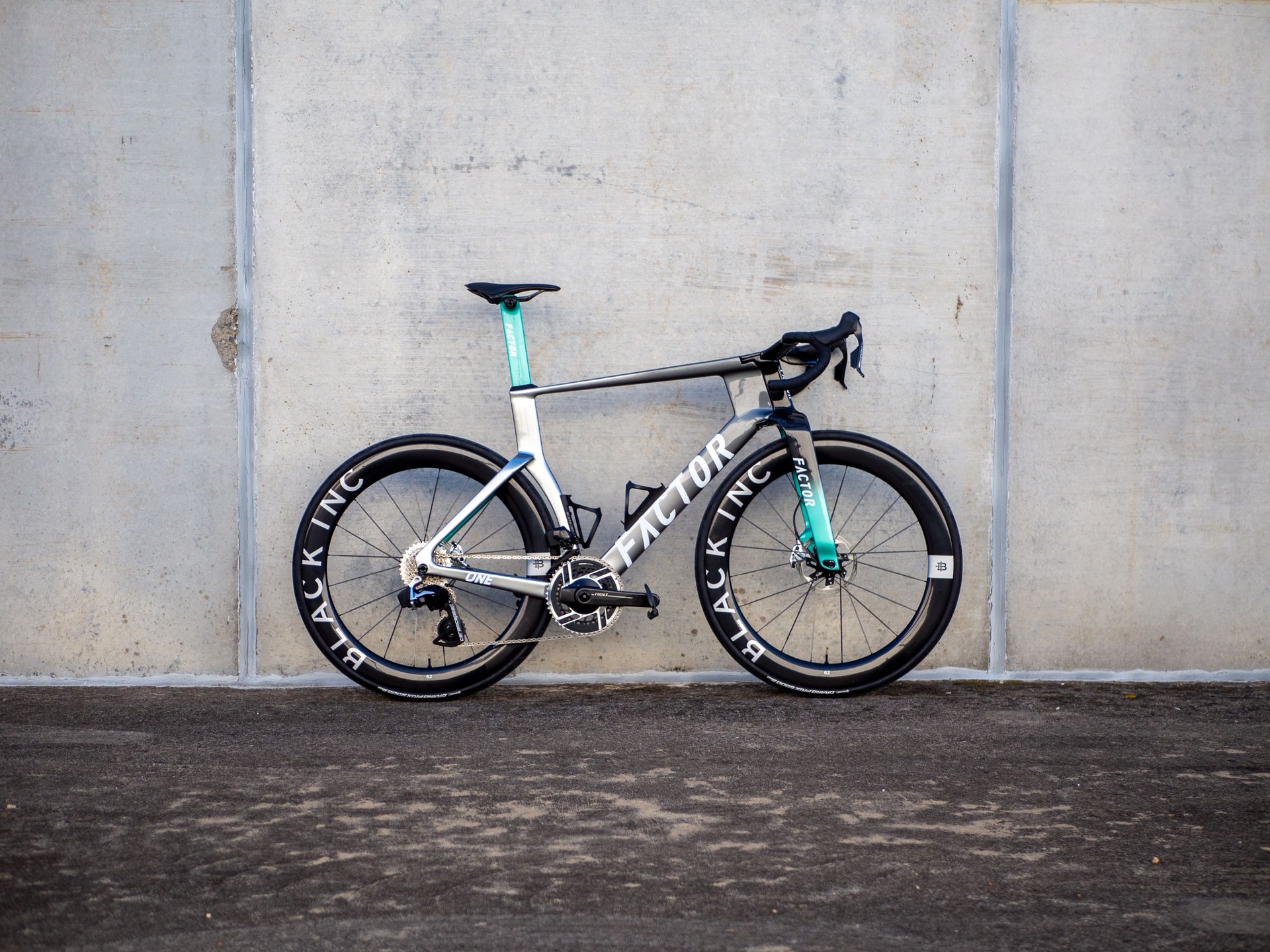 Factor launches ONE: An insane aero bike with 'modern geometry', a ...
