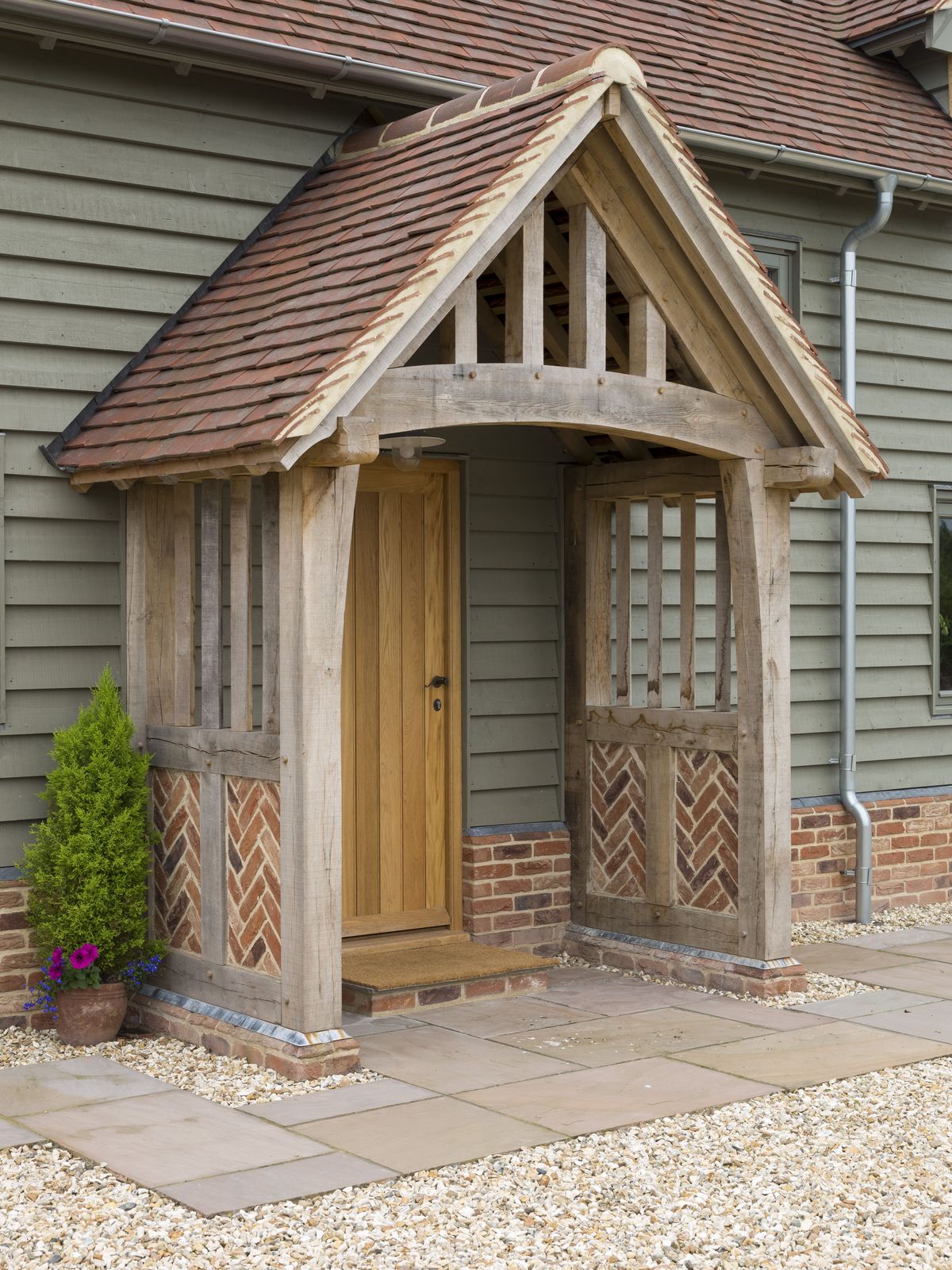 Oak Frame Porches: Your Complete Guide | Homebuilding